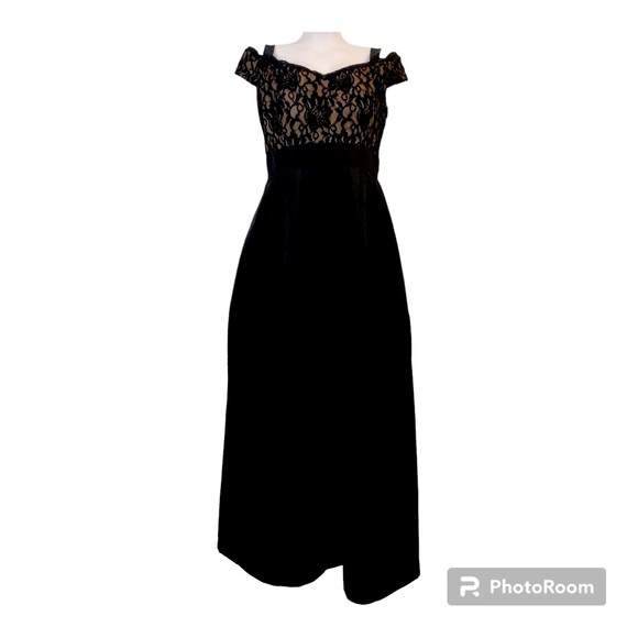 R & M Richards | Dresses | R M Richards Black Lace And Satin Ball Gown Size 4 | Poshmark